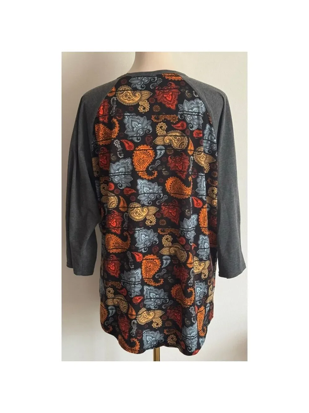 LuLaRoe | Tops | Womens Lularoe Long Sleeve Tee 3x Black Gray Paisley ...